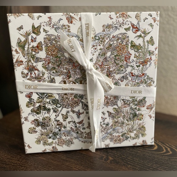 Dior | Other | Dior Couture 223 Holiday Gift Box With Ribbon Dior ...